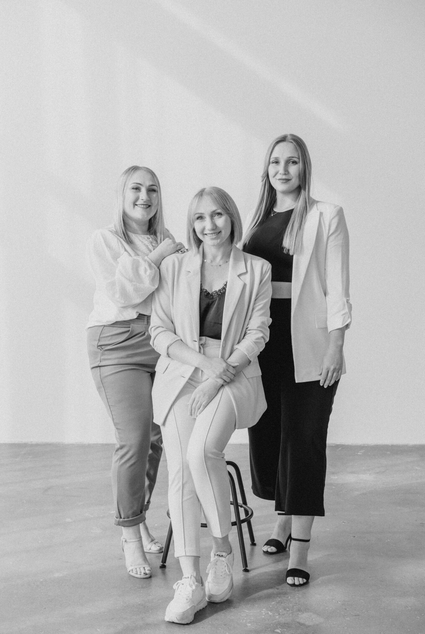 Familienshooting Outfits: Tipps und Ideen für perfekte Familienfotos - Studio Toujours | Foto & Film