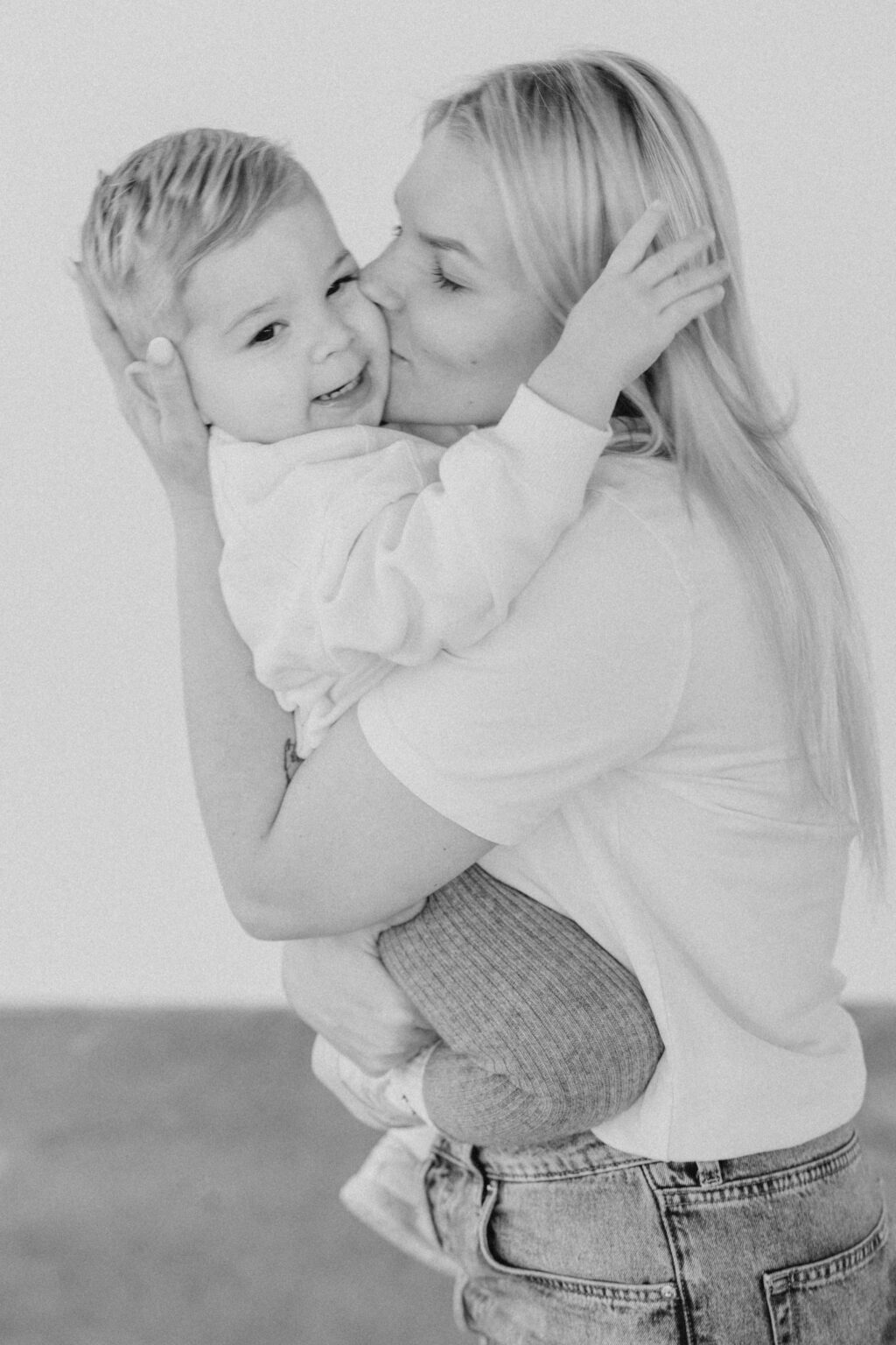 Familienshooting Outfits: Tipps und Ideen für perfekte Familienfotos - Studio Toujours | Foto & Film